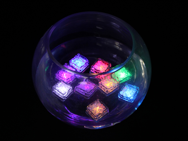 Glowing Ice LED Cube - Multi Color Slow Flash / 디바이스마트